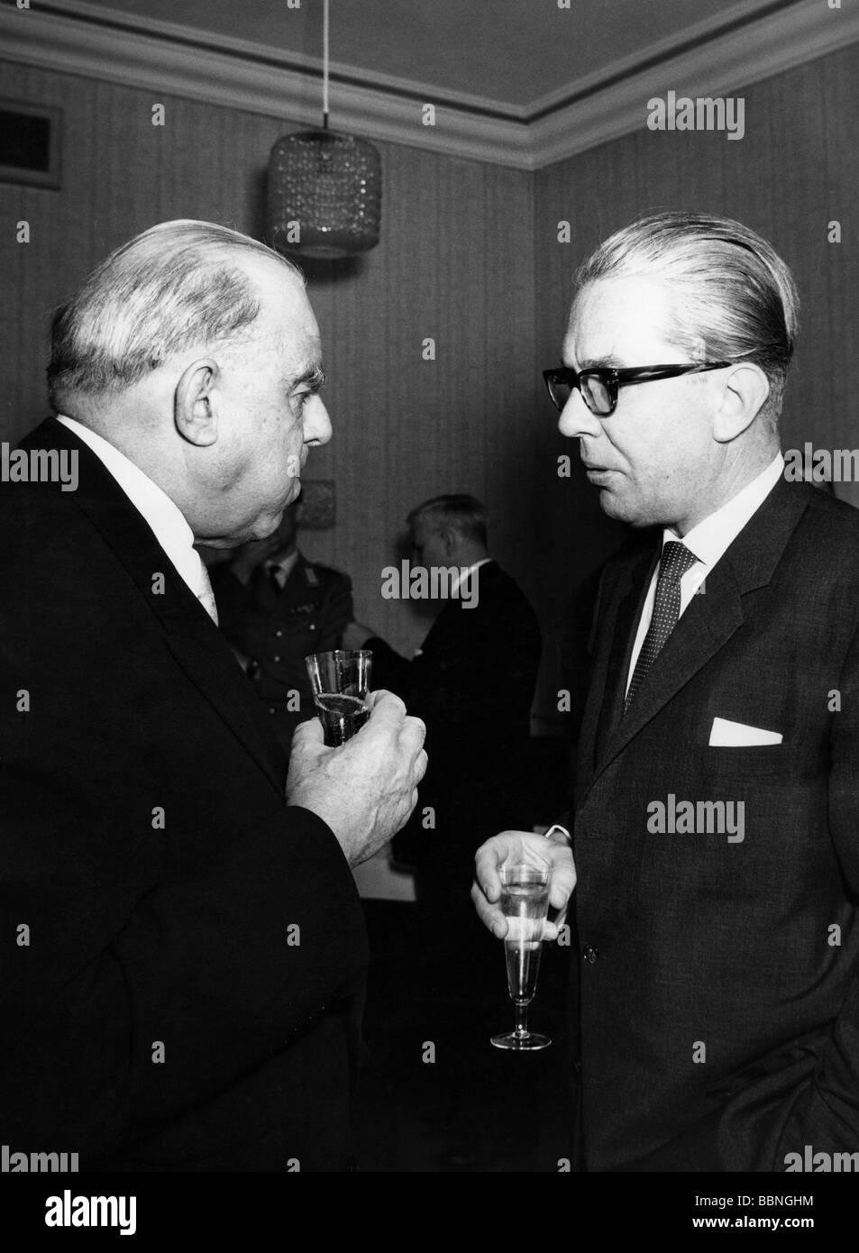 10 german development Black and White Stock Photos & Images - Alamy