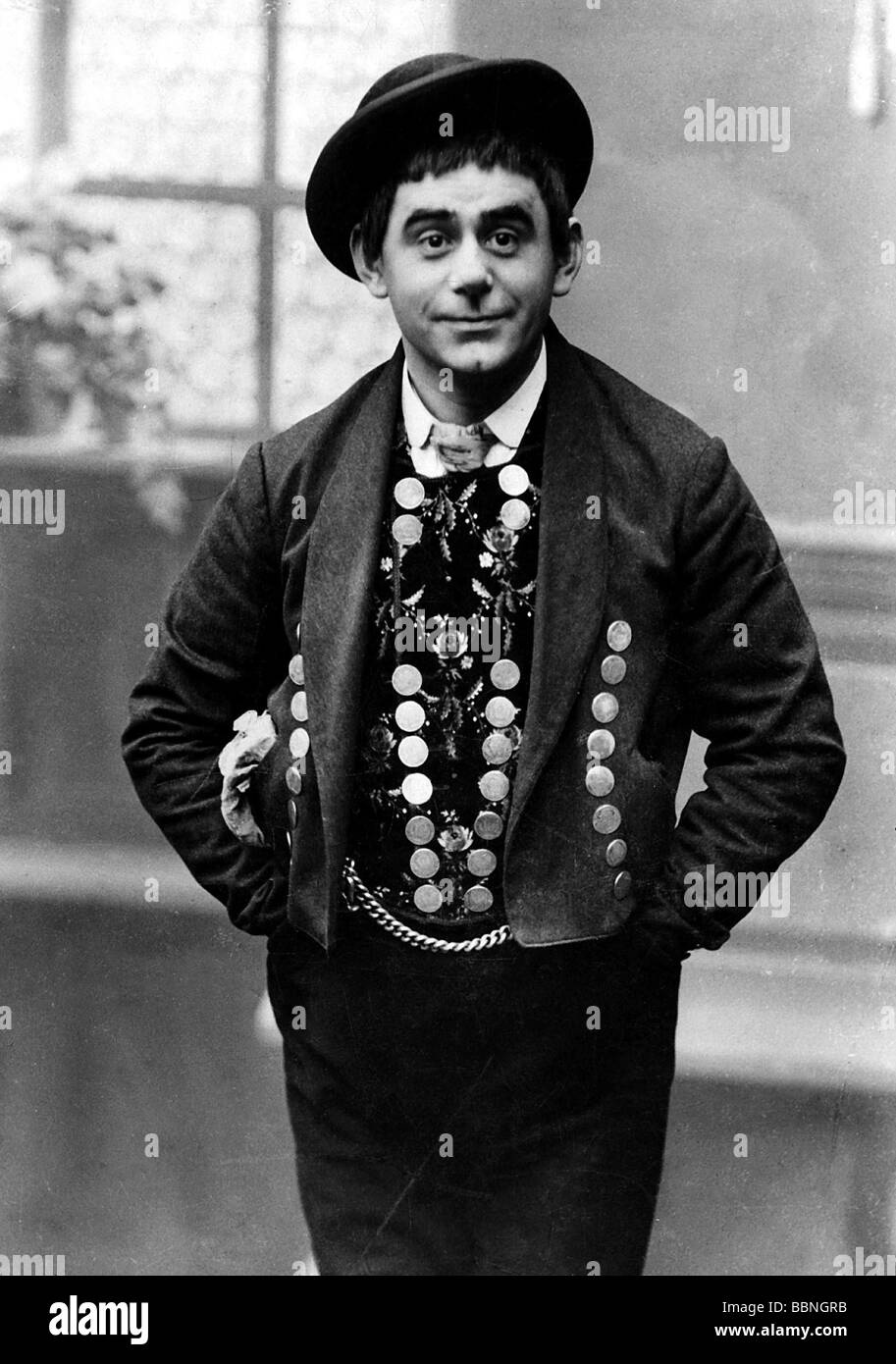 1920s traditional costume hi-res stock photography and images - Alamy