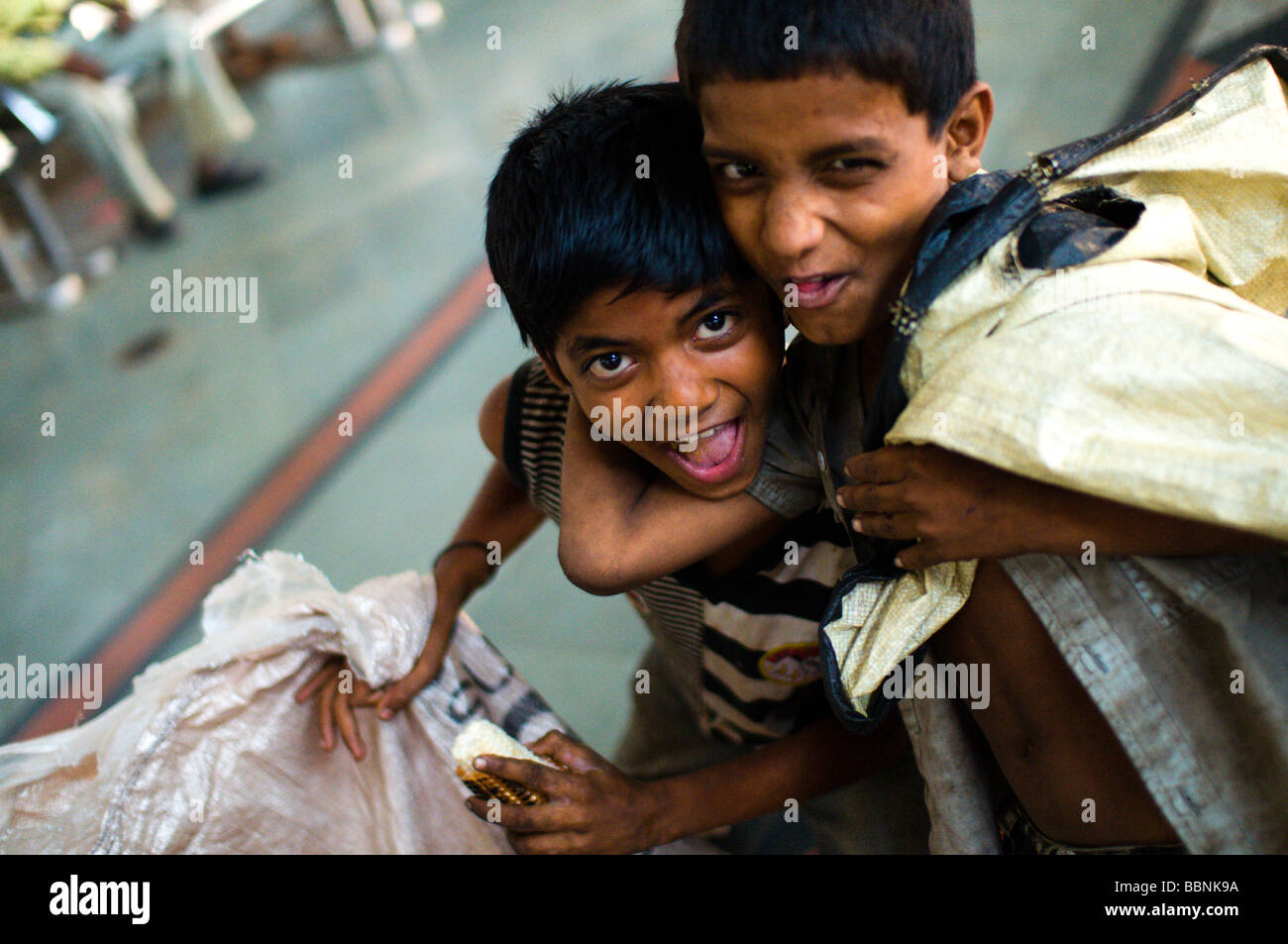 street kids in mumbai Stock Photo - Alamy