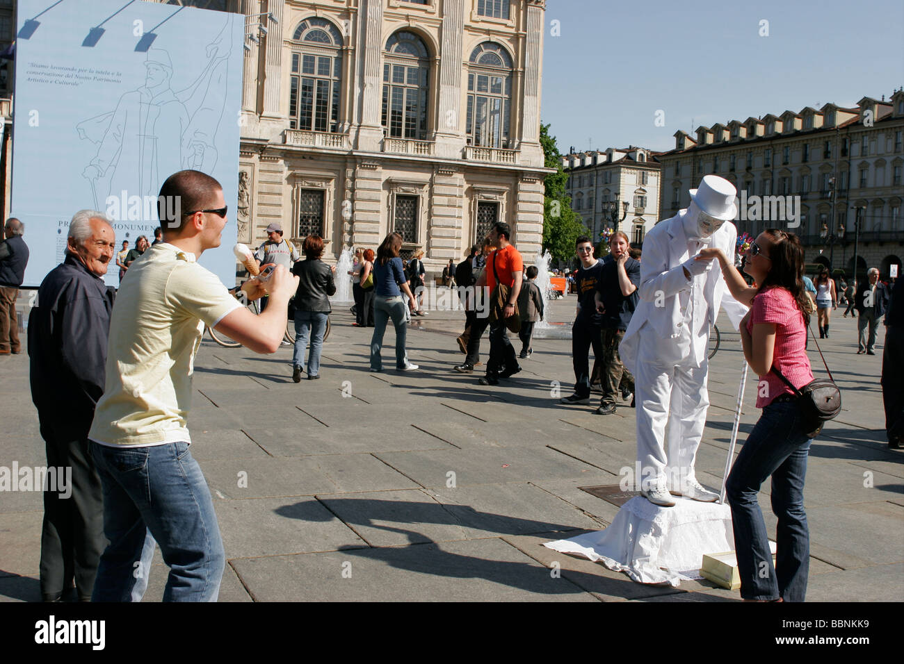 Italian mime hi-res stock photography and images - Alamy