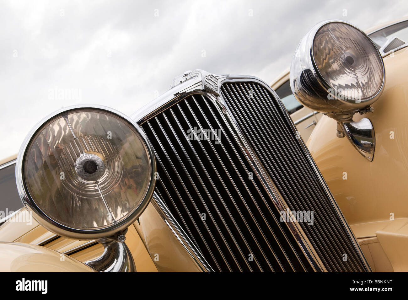Old style radiator hi-res stock photography and images - Alamy