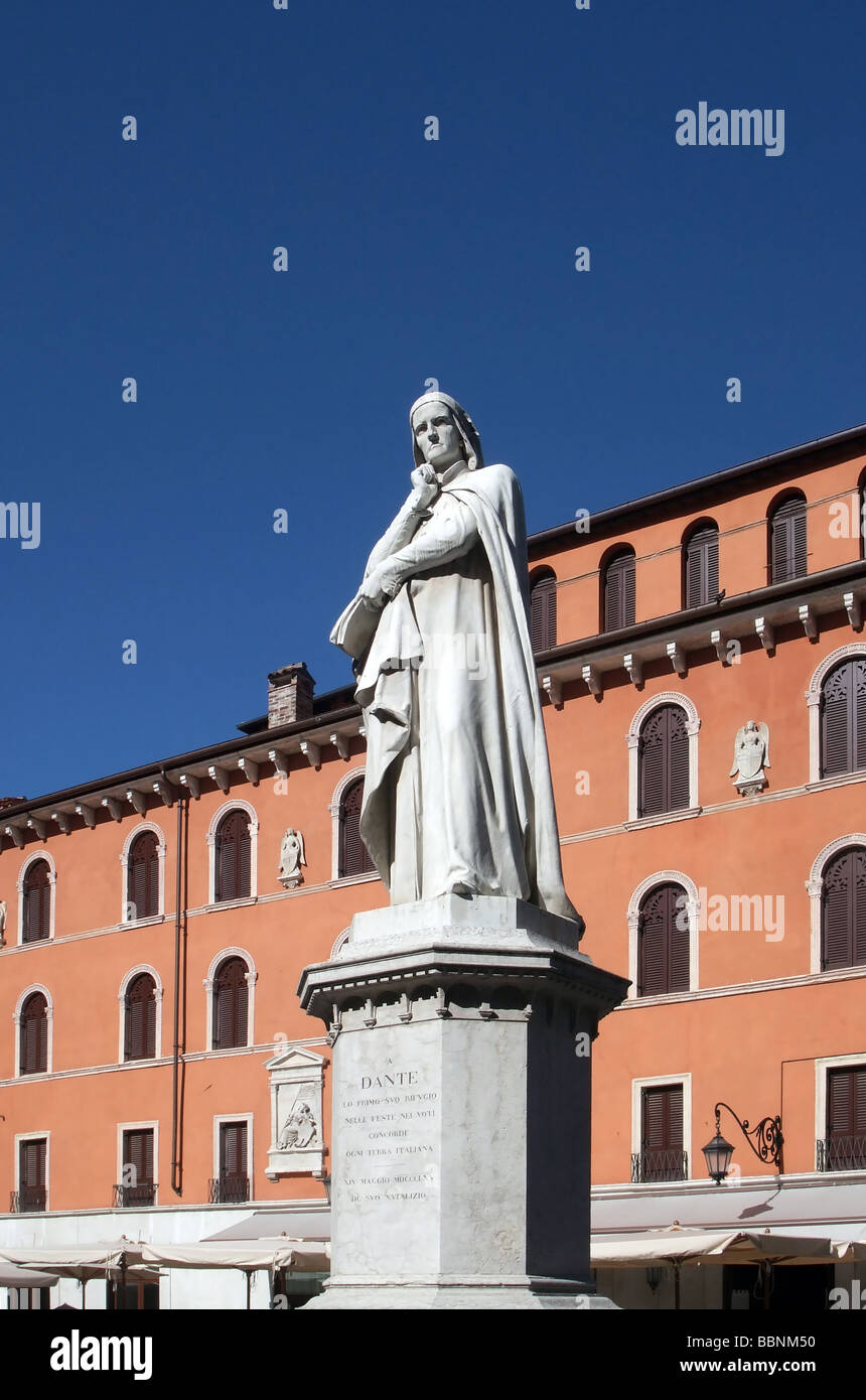 Monuments verona hi-res stock photography and images - Alamy