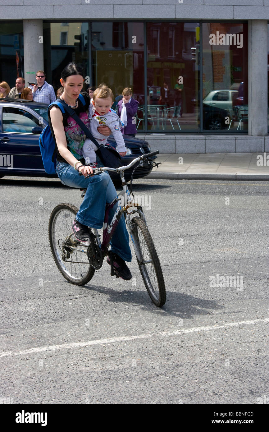 Cycling hazard hi-res stock photography and images - Alamy