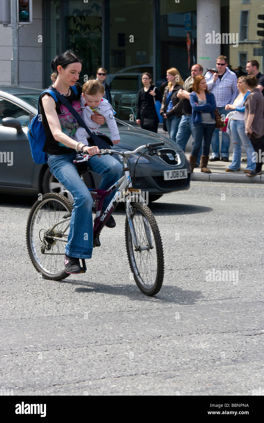 Unsafe cycling hi-res stock photography and images - Alamy