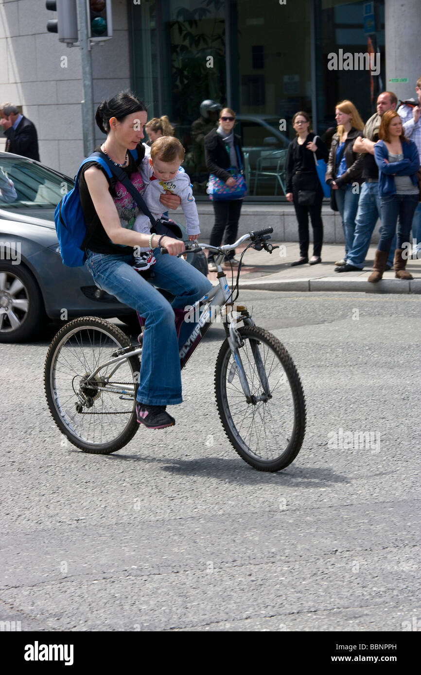 Unsafe cycling hi-res stock photography and images - Alamy