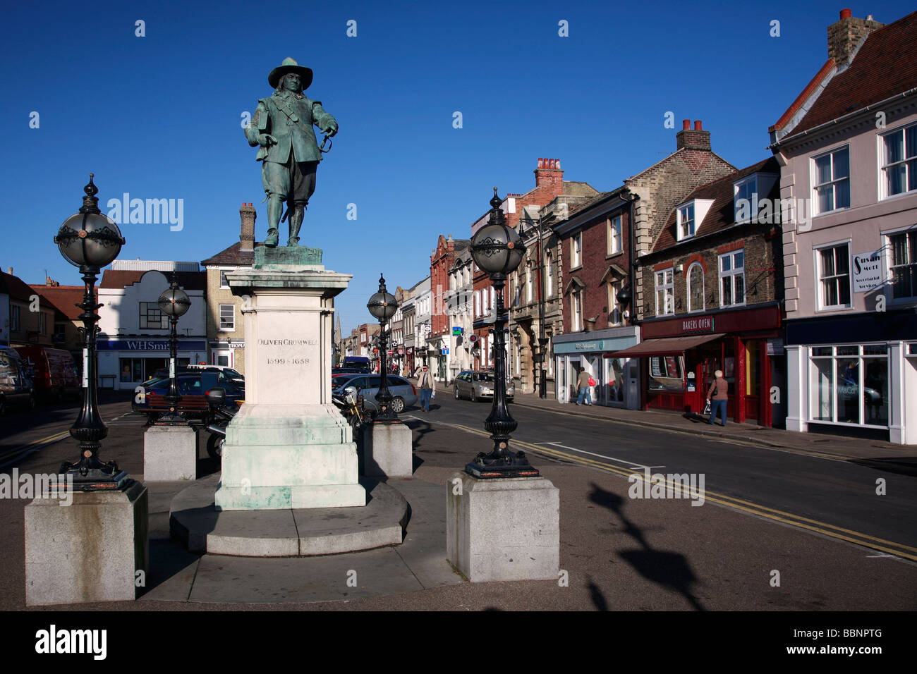 Oliver Cromwell Statue Market Square St Ives town Huntingdonshire ...