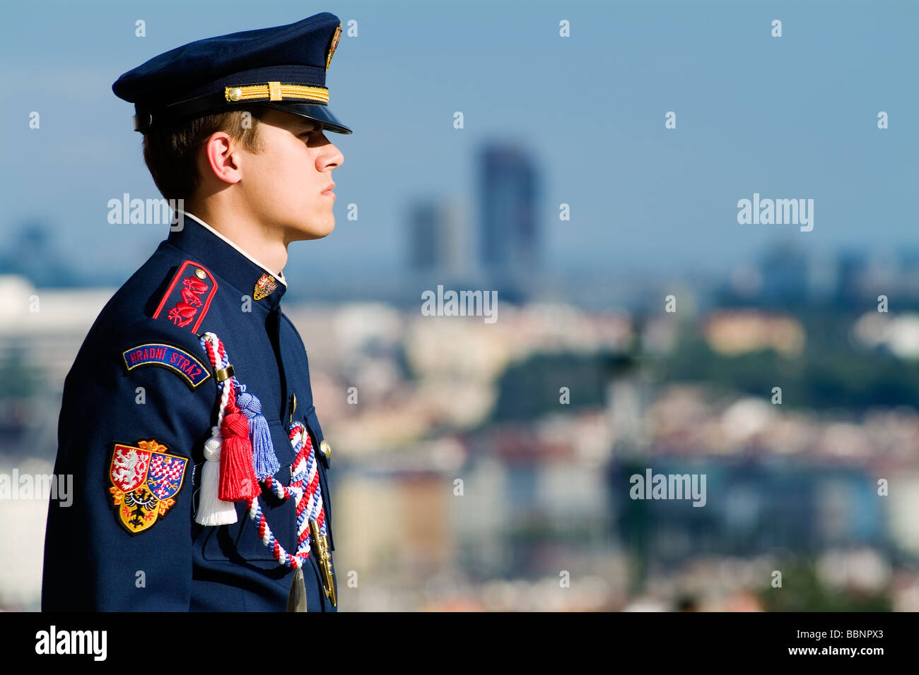 Soldier standing on guard at Prague castle Stock Photo - Alamy