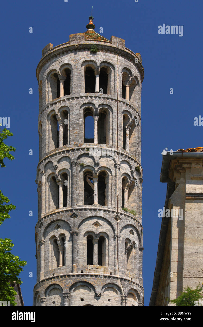 Romanesque cathedral france hi-res stock photography and images - Alamy