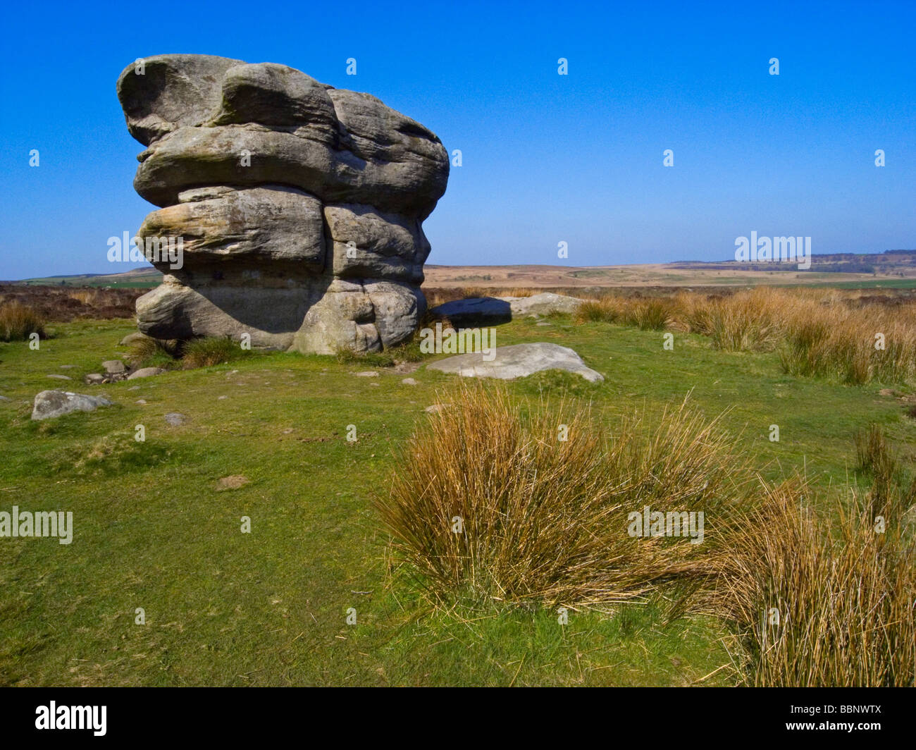 Eagle Stone rock formation on Baslow Edge in the Peak District National ...