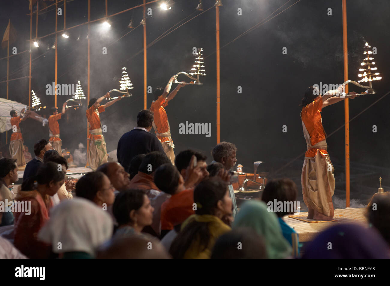Varanasi aarti ceremony hi-res stock photography and images - Alamy