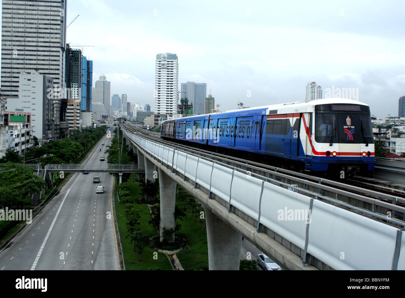 Bts skytrain bangkok thailand asia hi-res stock photography and images ...