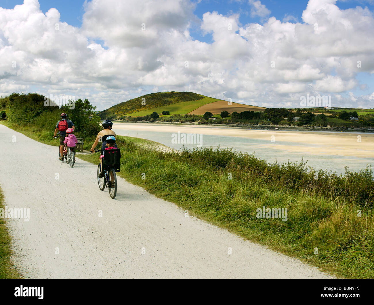 Camel estuary cornwall cycle hi-res stock photography and images - Alamy