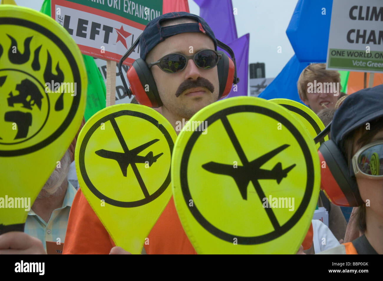 Heathrow - No Third Runway protest march, 31 May 2008. Aircraft ground ...