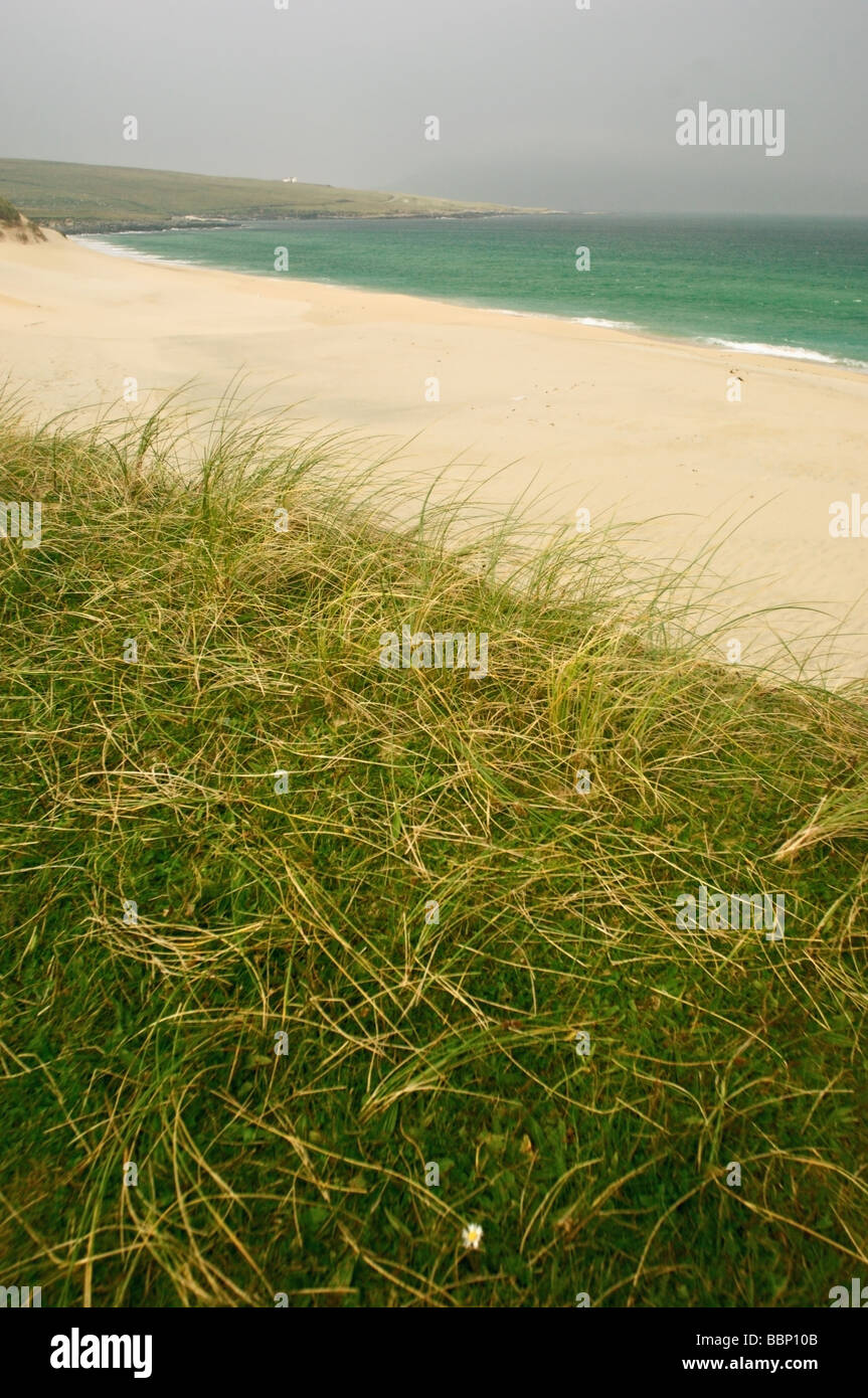 Grass beach and Atlantic Ocean Scarista Beach Isle of Harris Stock ...