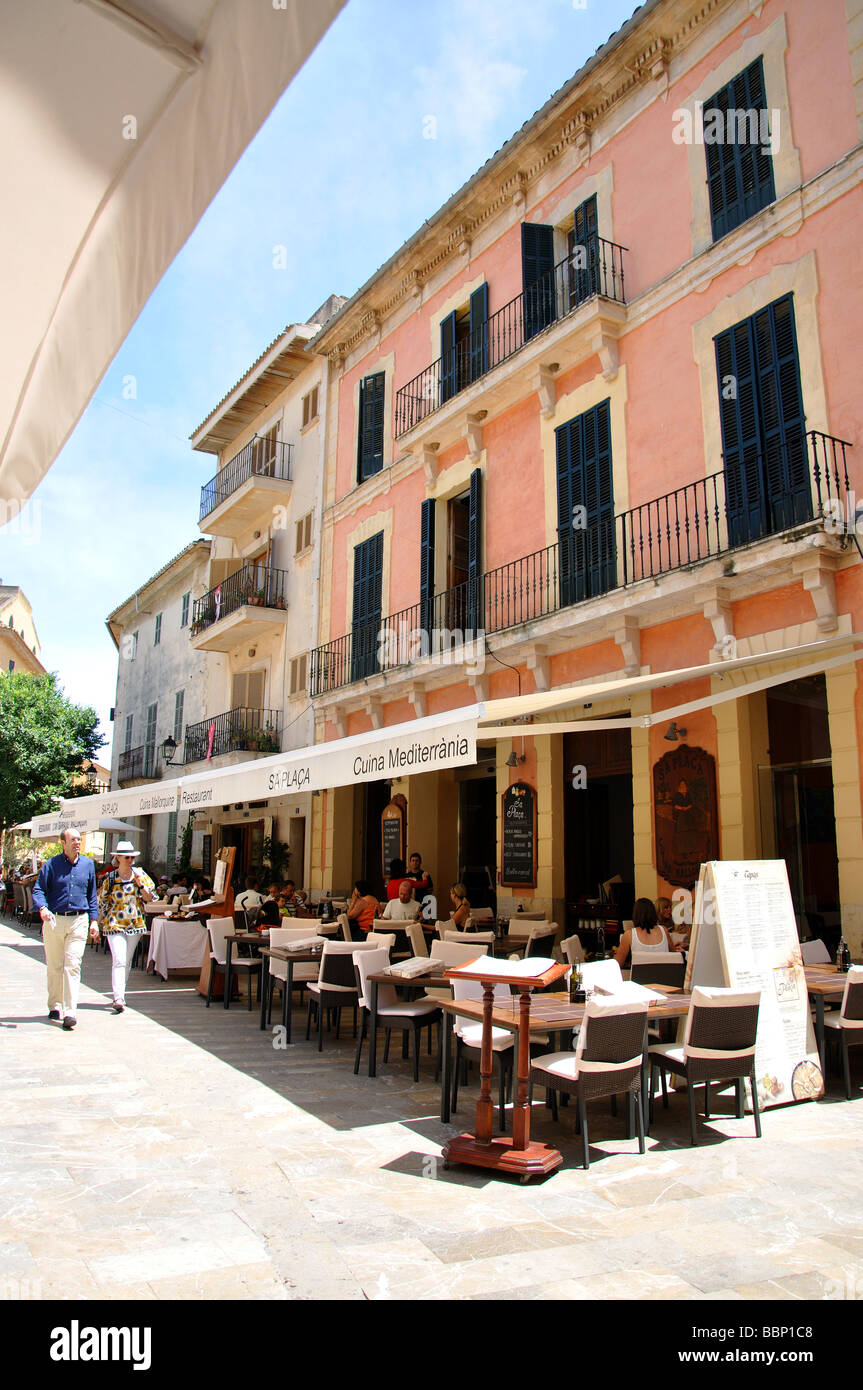 Restaurants alcudia mallorca majorque hi-res stock photography and ...