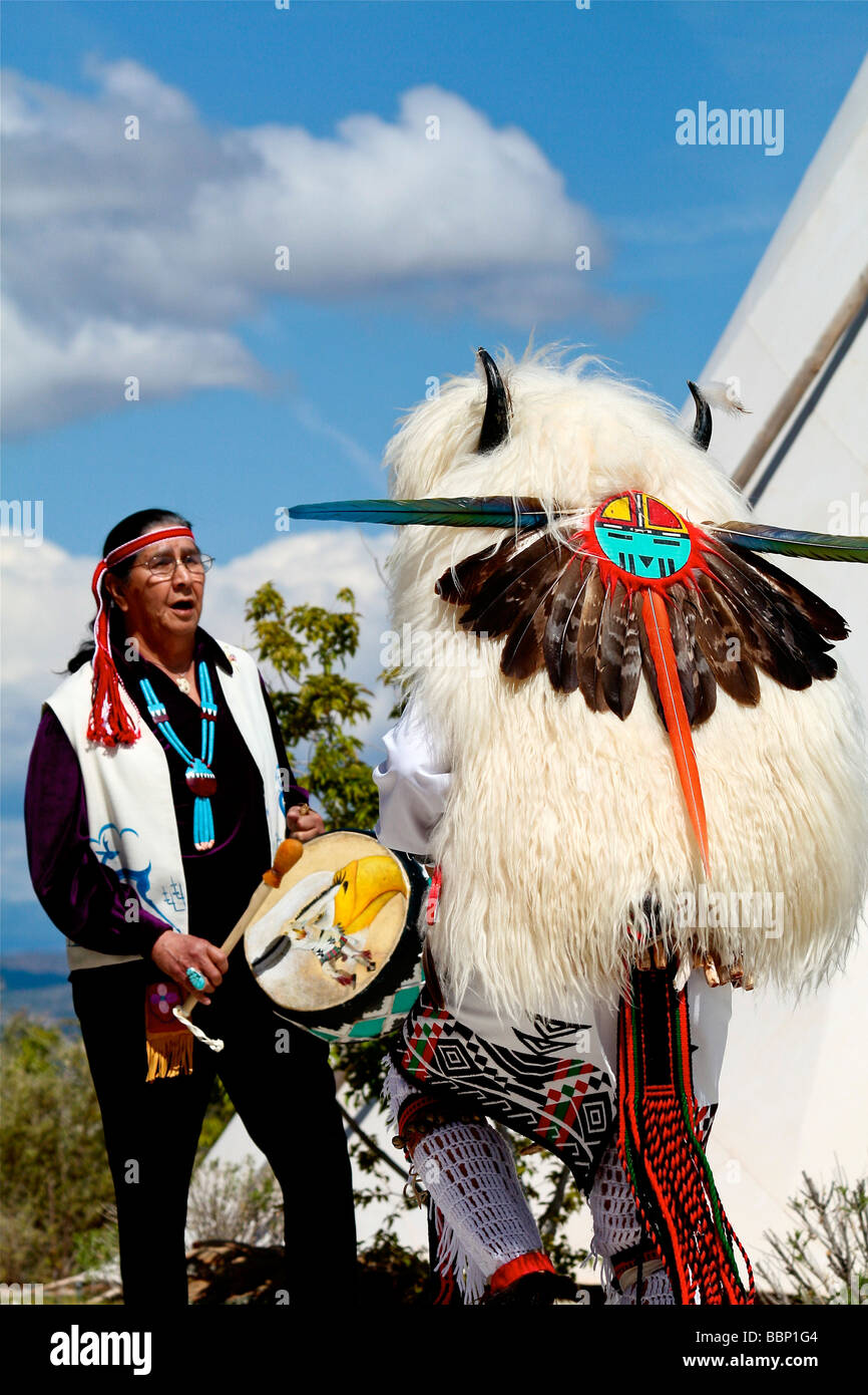 Native American Buffalo Dancer and drummer Stock Photo - Alamy