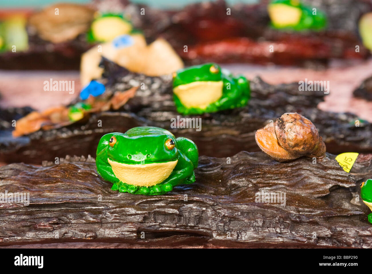 Handmade pottery green tree frogs for sale at the Yungaburra Markets ...