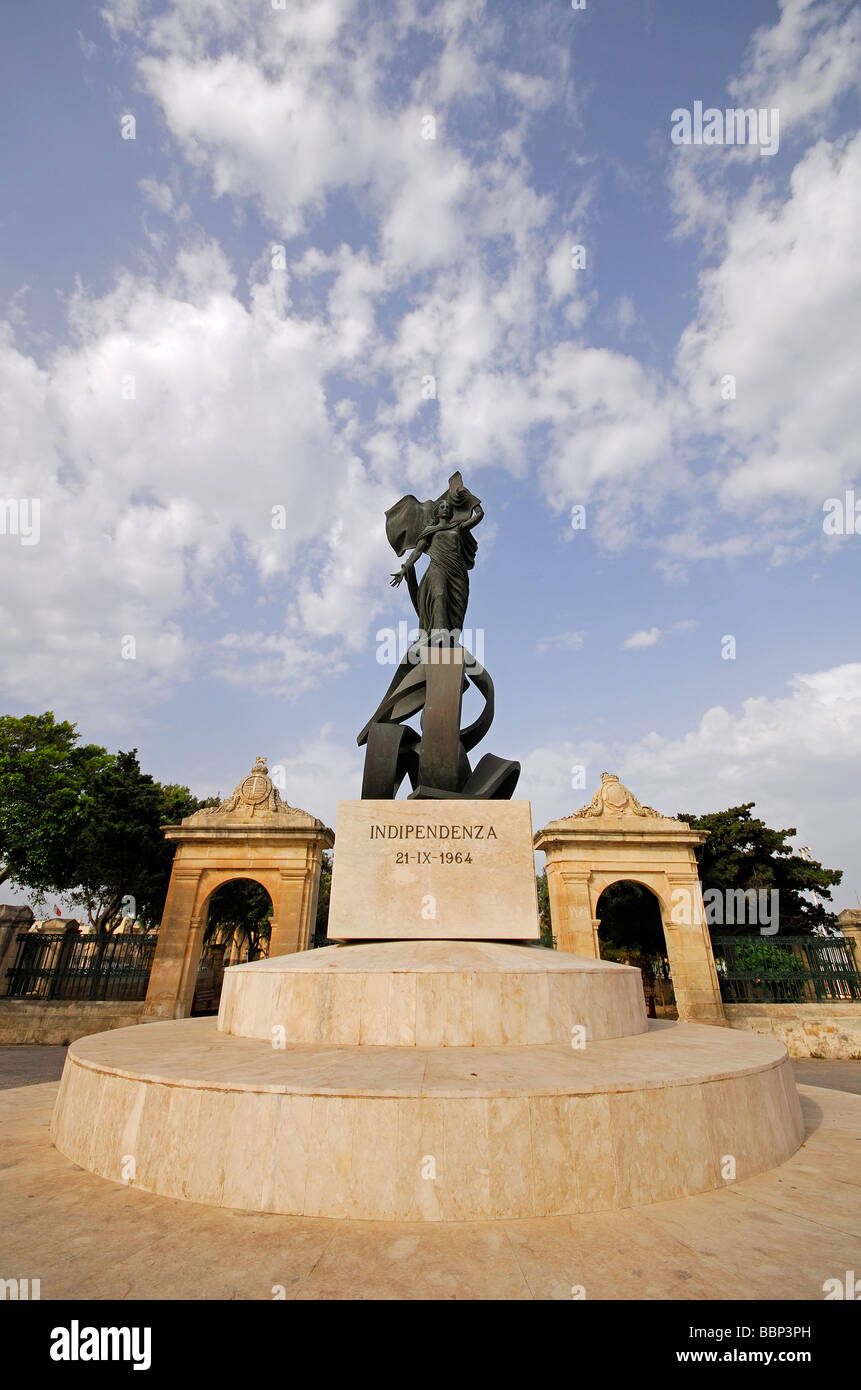 MALTA. The Independence Monument on The Mall (Il Mall) between Floriana ...