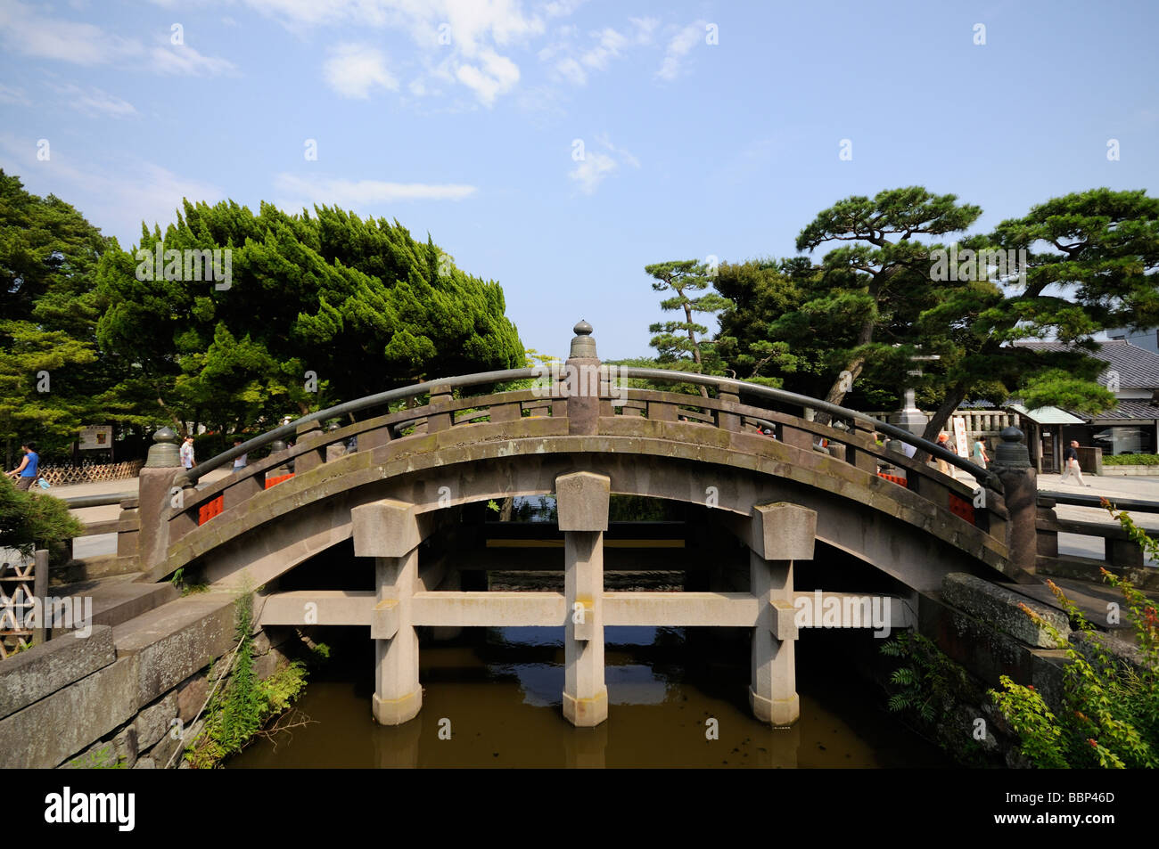 Arched bridge tsurugaoka hachimangu shrine hi-res stock photography and ...