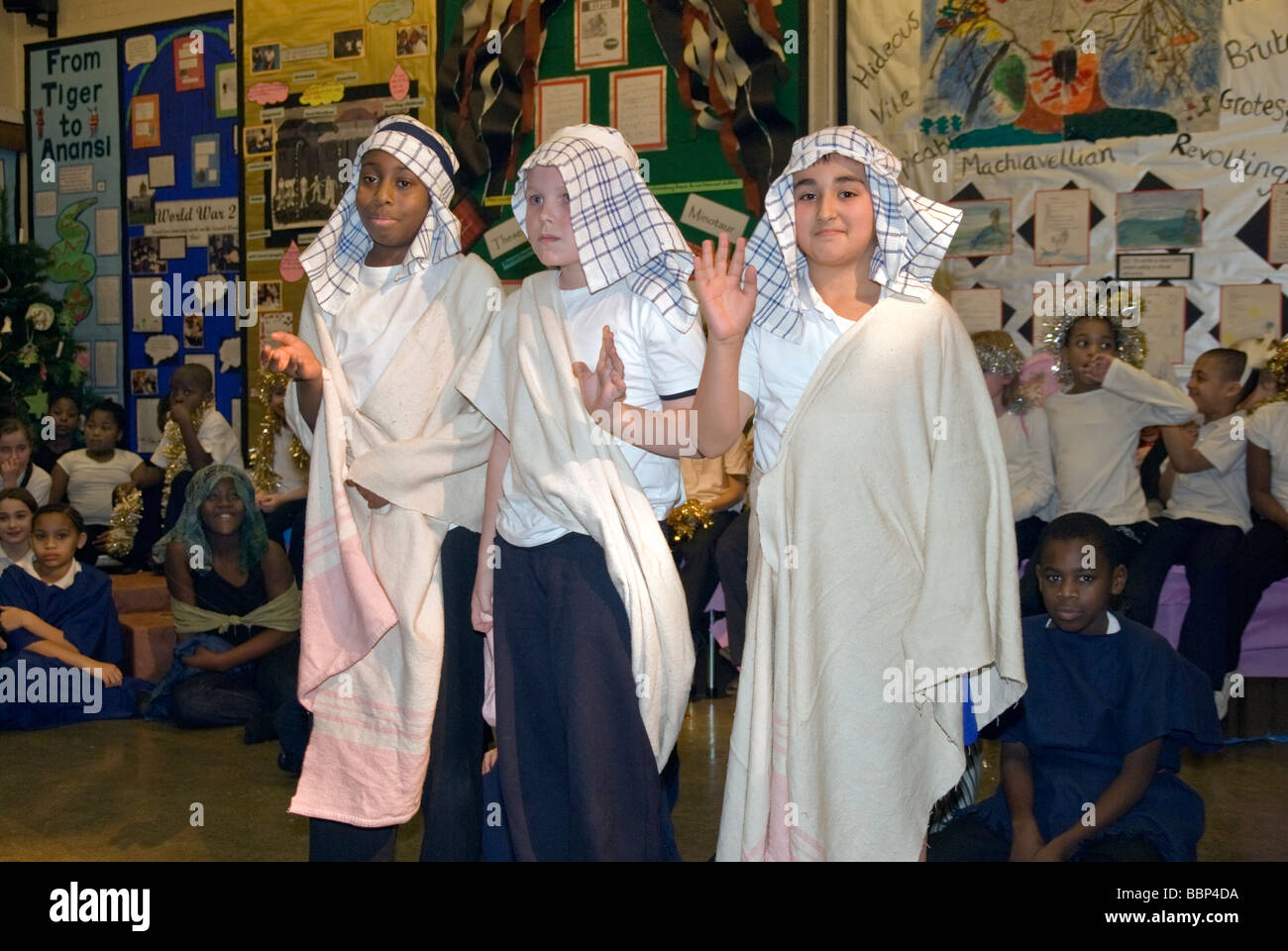 SCHOOL PUPILS PERFORMING ANGELS DURING THE CHRISTMAST PLAY Stock Photo ...