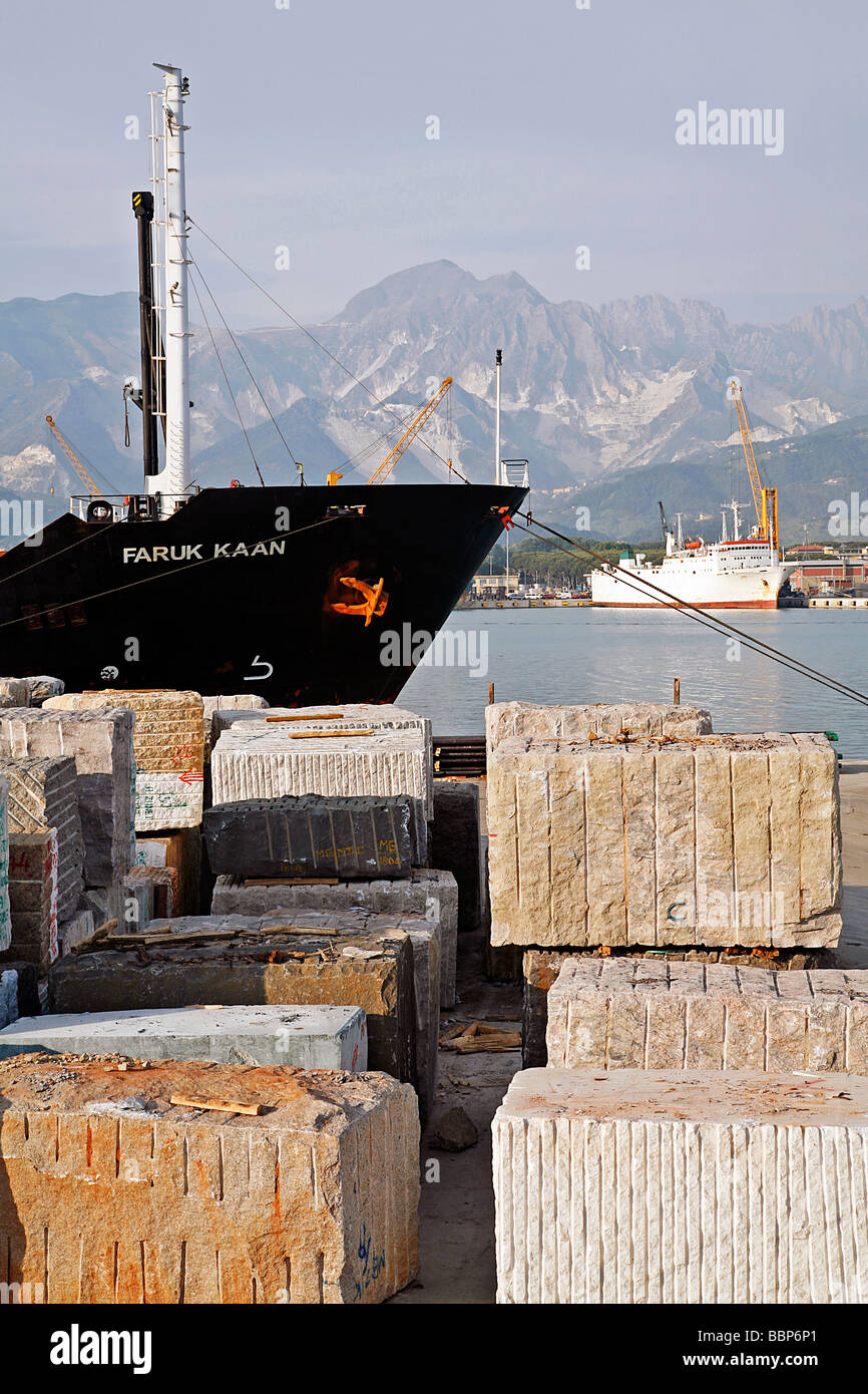 BLOCKS OF CARRARA MARBLE AWAITING SHIPMENT, EXPORT THROUGHOUT THE WORLD ...