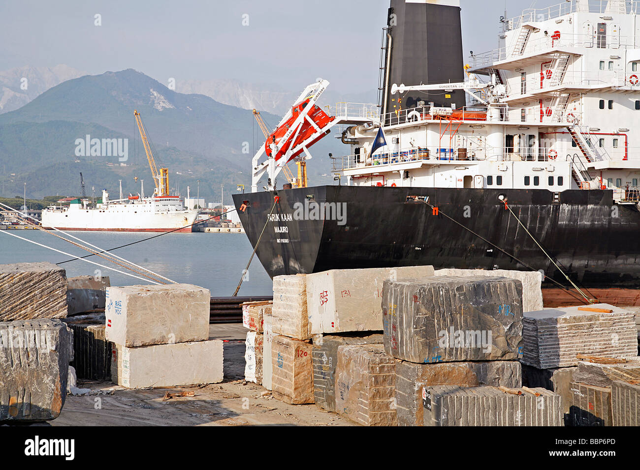 Carrara marble transport hi-res stock photography and images - Alamy
