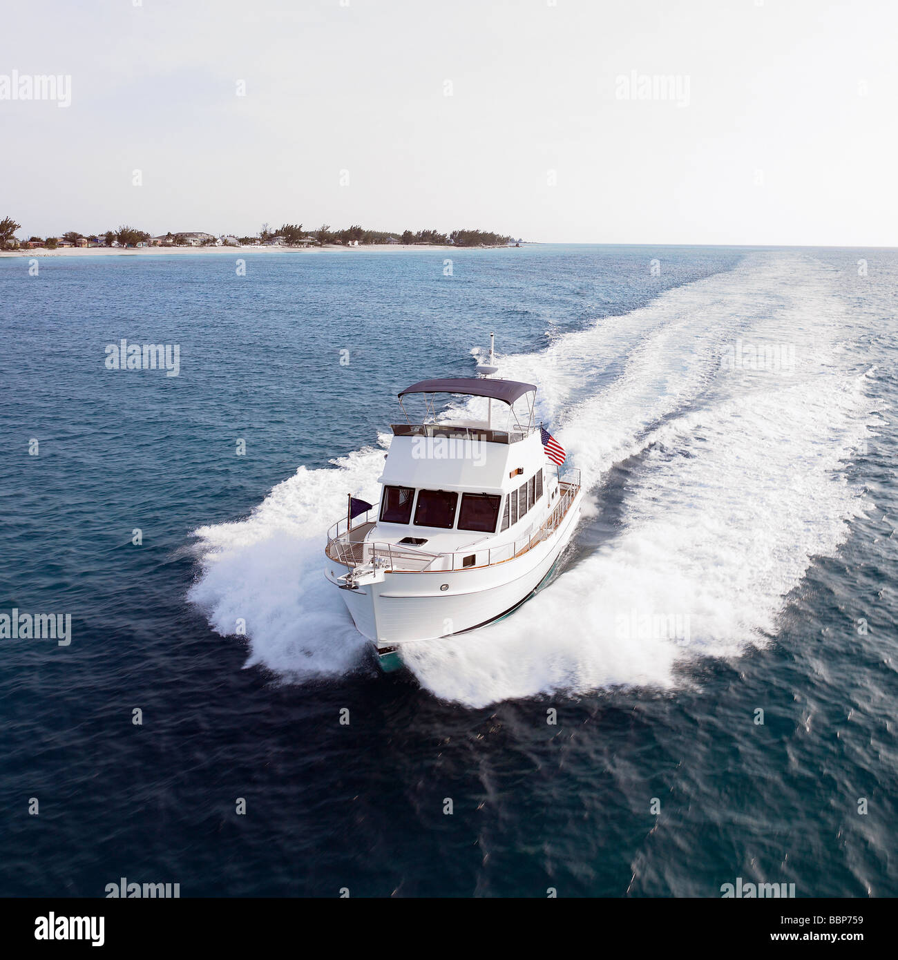 Power boat cruiser the waters of Bimini Bahamas Stock Photo - Alamy