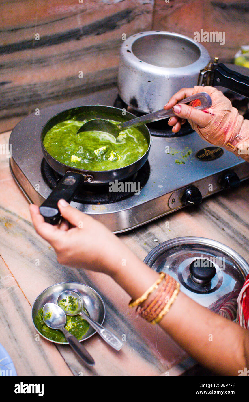 Indian spinach and potato curry hi-res stock photography and images - Alamy