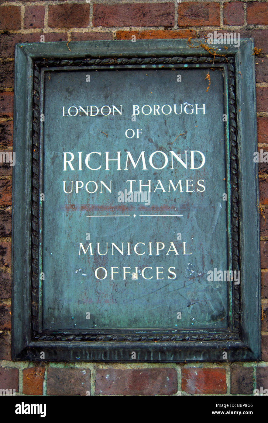 sign for london borough of richmond upon thames municipal offices Stock ...