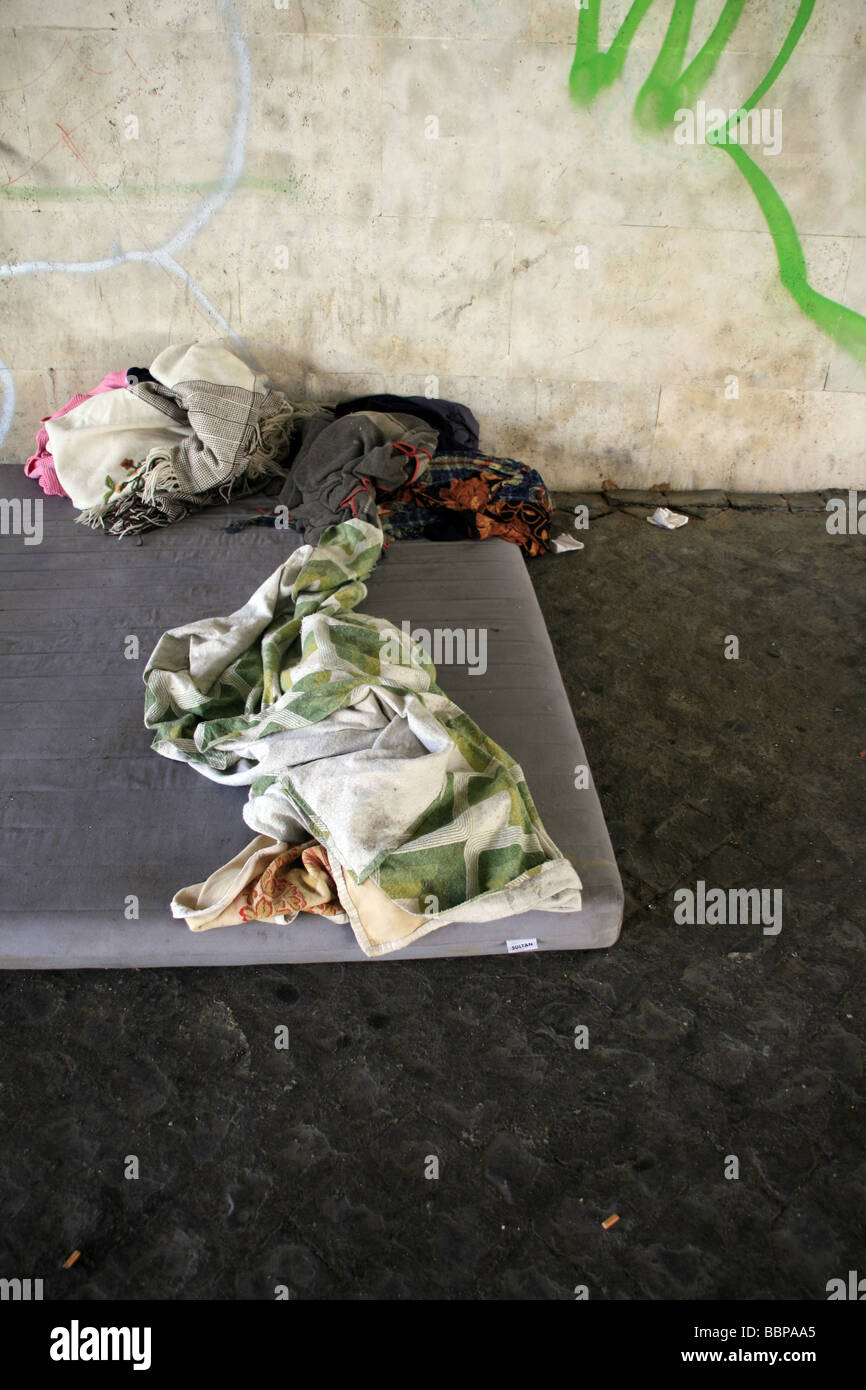 bed of homeless man person under bridge Stock Photo - Alamy