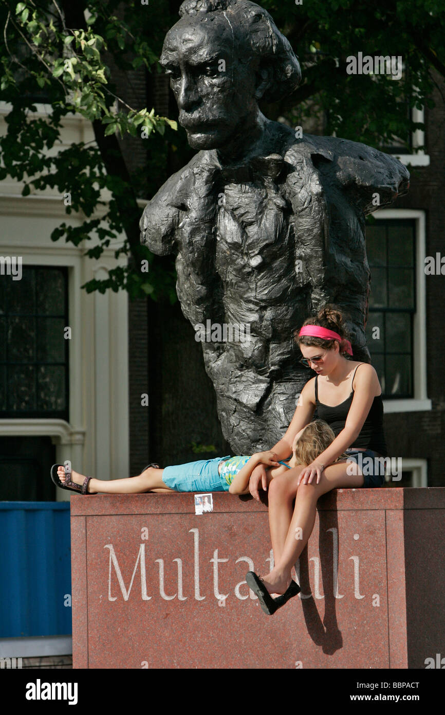 SCULPTURE OF MULTATULI, SINGEL AND MOLSTEEG, AMSTERDAM, NETHERLANDS ...