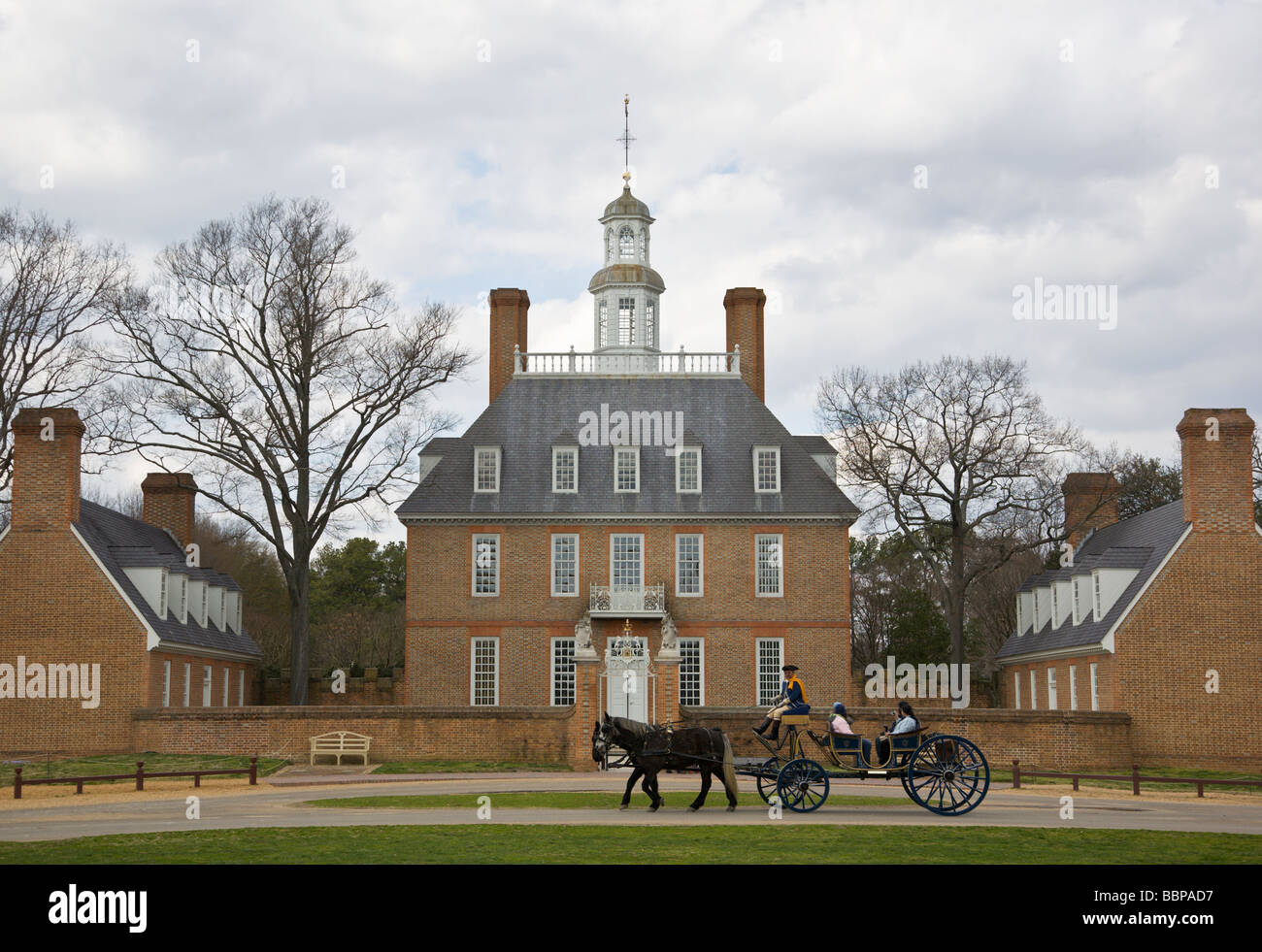 Colonial williamsburg horse drawn carriage hi-res stock photography and ...