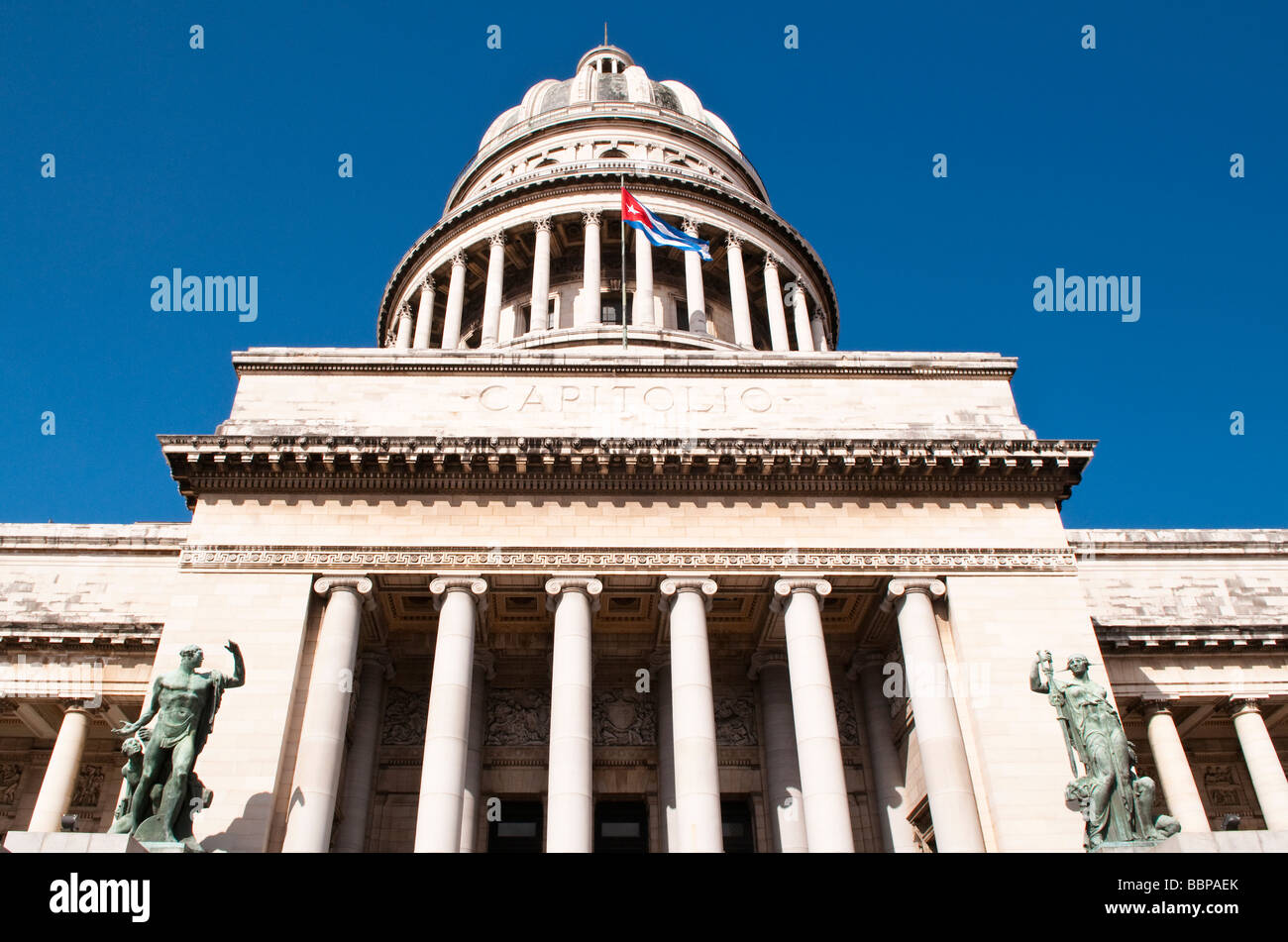 Capitolio cuba statue hi-res stock photography and images - Alamy