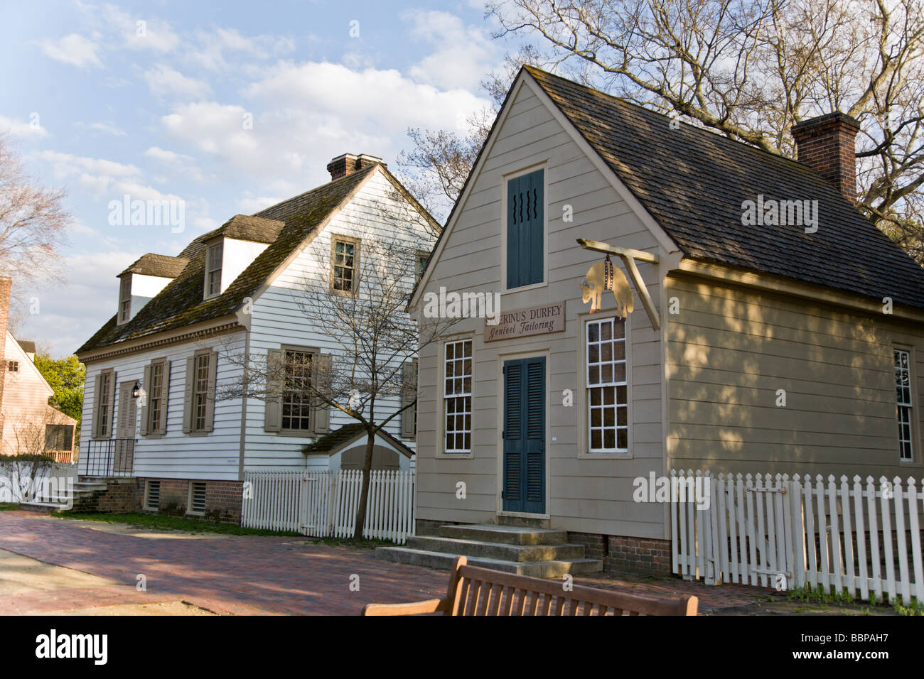 Colonial-style houses line the streets of Colonial Williamsburg ...