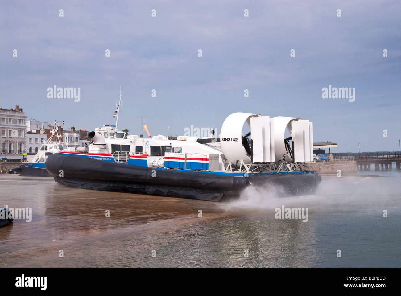 Portsmouth ryde ferry hi-res stock photography and images - Alamy