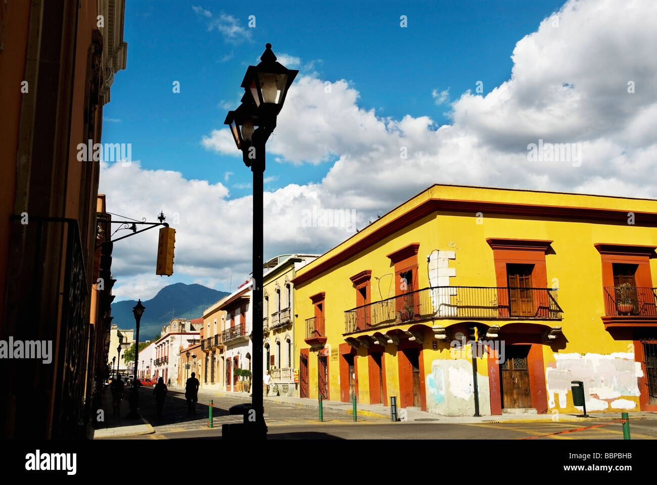 Mexico;Street scene with colorful buildings Stock Photo - Alamy