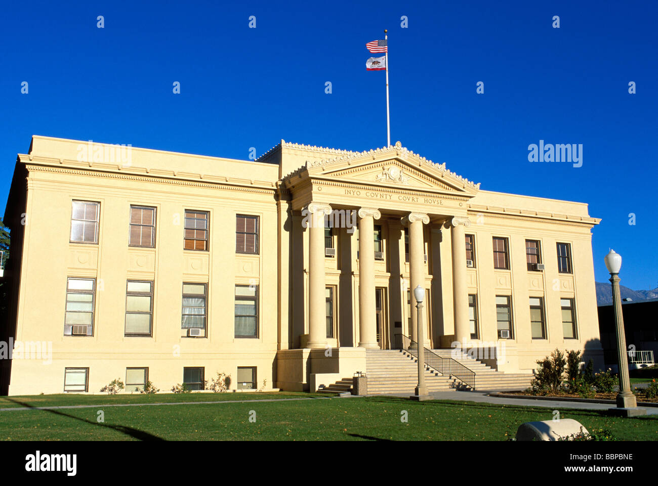 Evening light on the Inyo County Courthouse Independence California ...