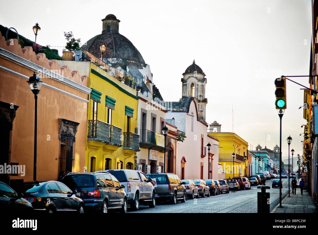 Mexico;Street scene with colorful buildings Stock Photo - Alamy