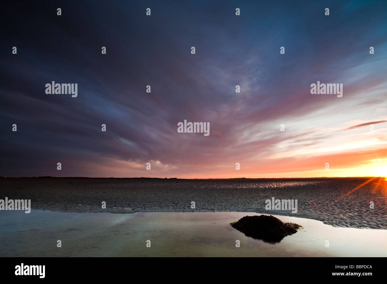 North uist sunset hi-res stock photography and images - Alamy