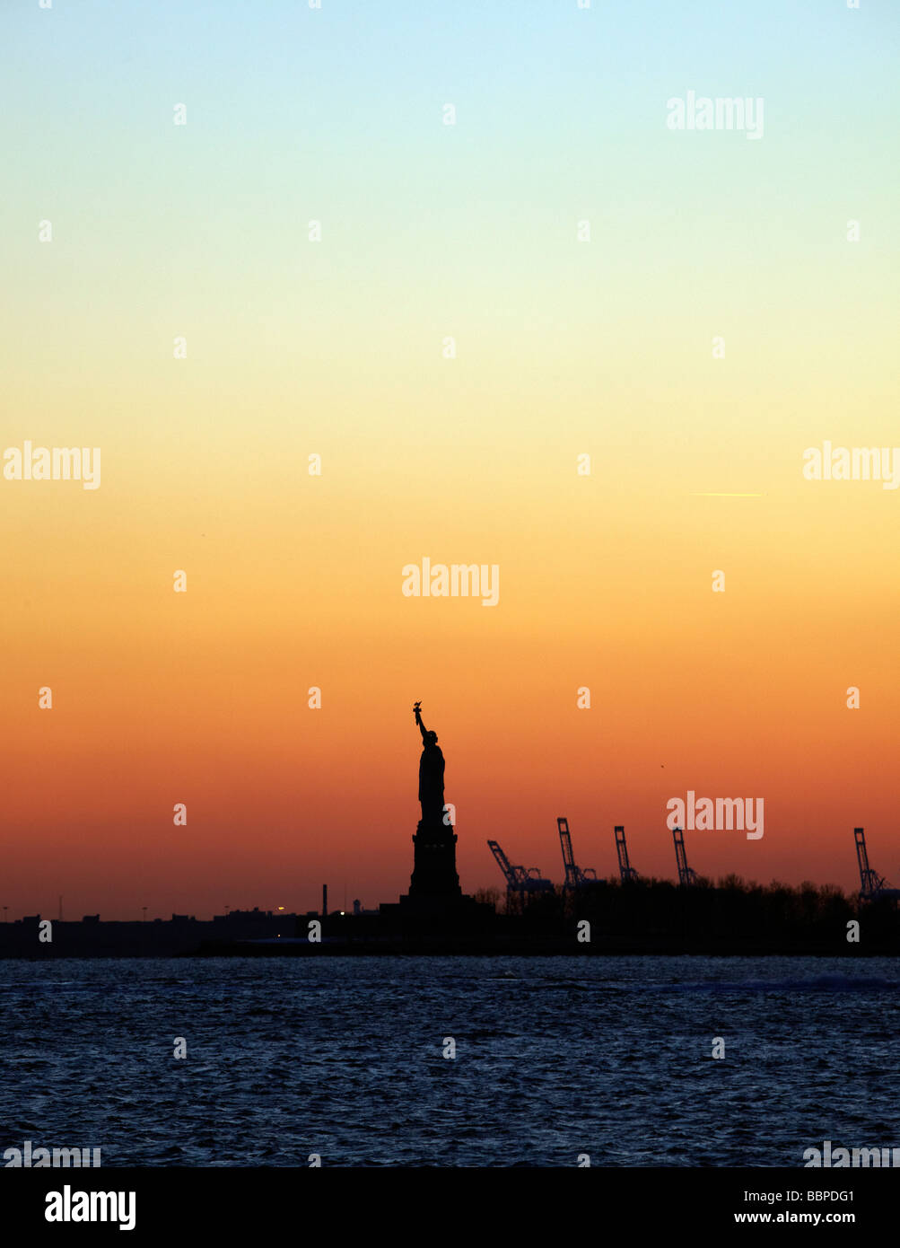 Statue of liberty from battery park hi-res stock photography and images ...