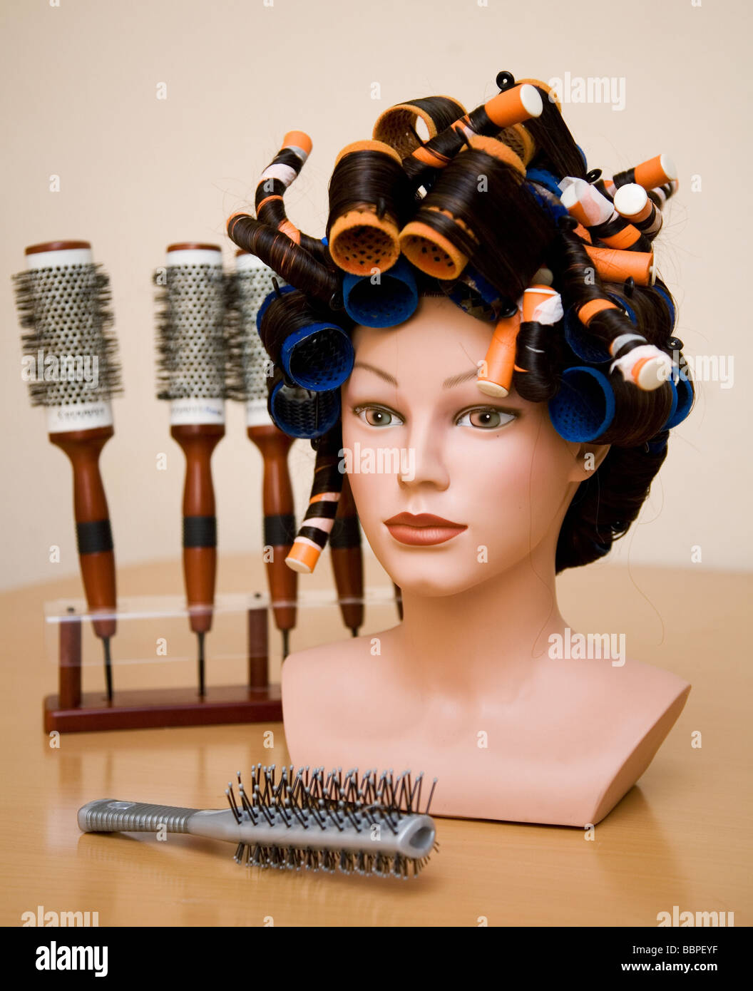 Barber dummy hi-res stock photography and images - Alamy