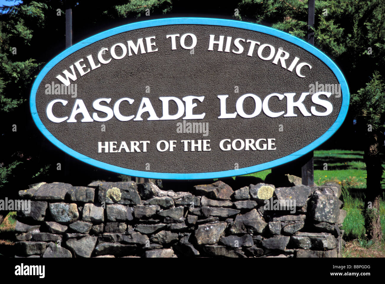 Cascade Locks welcome sign Columbia River Gorge National Scenic Area ...