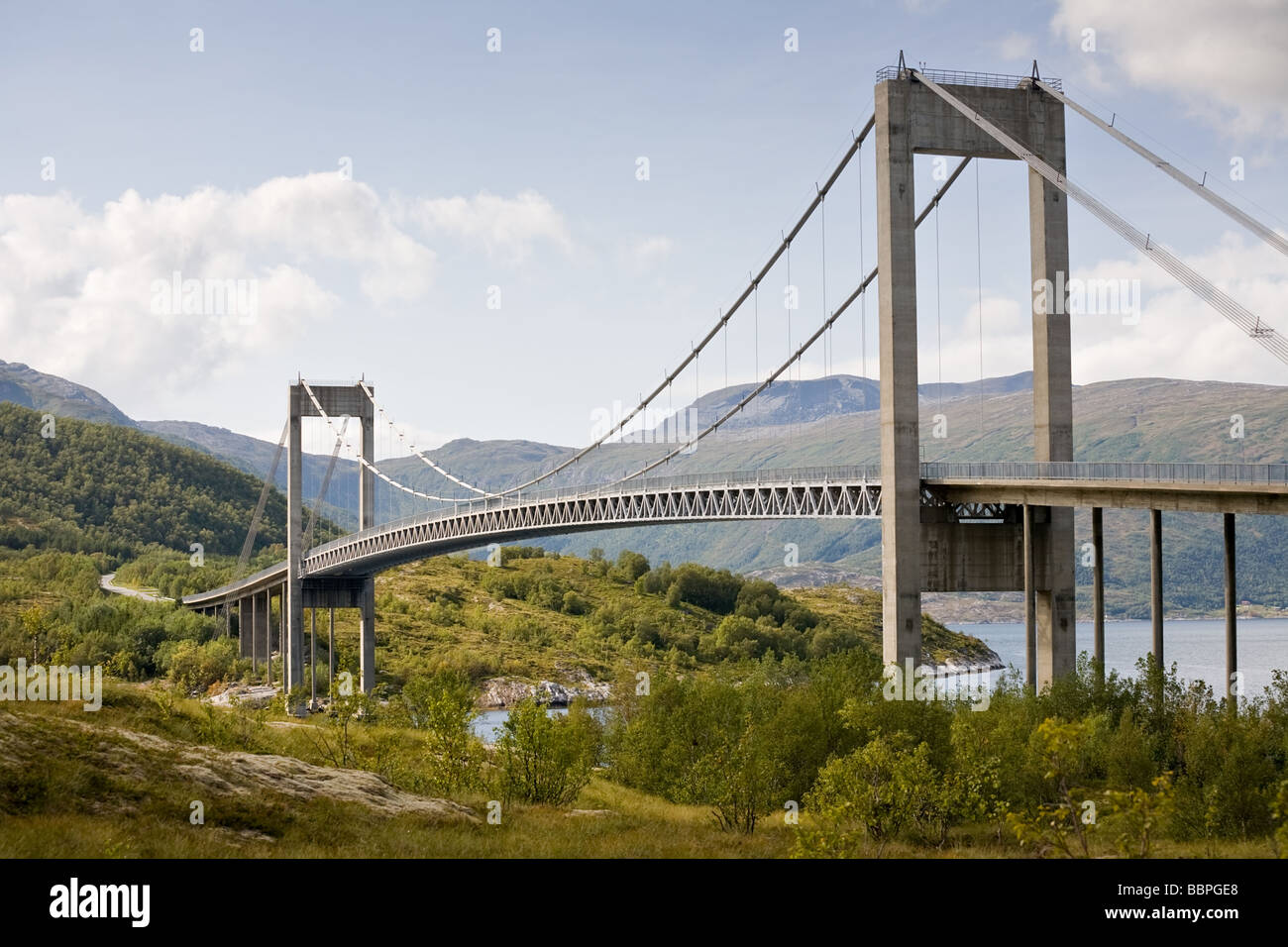 Cable truss bridge hi-res stock photography and images - Alamy