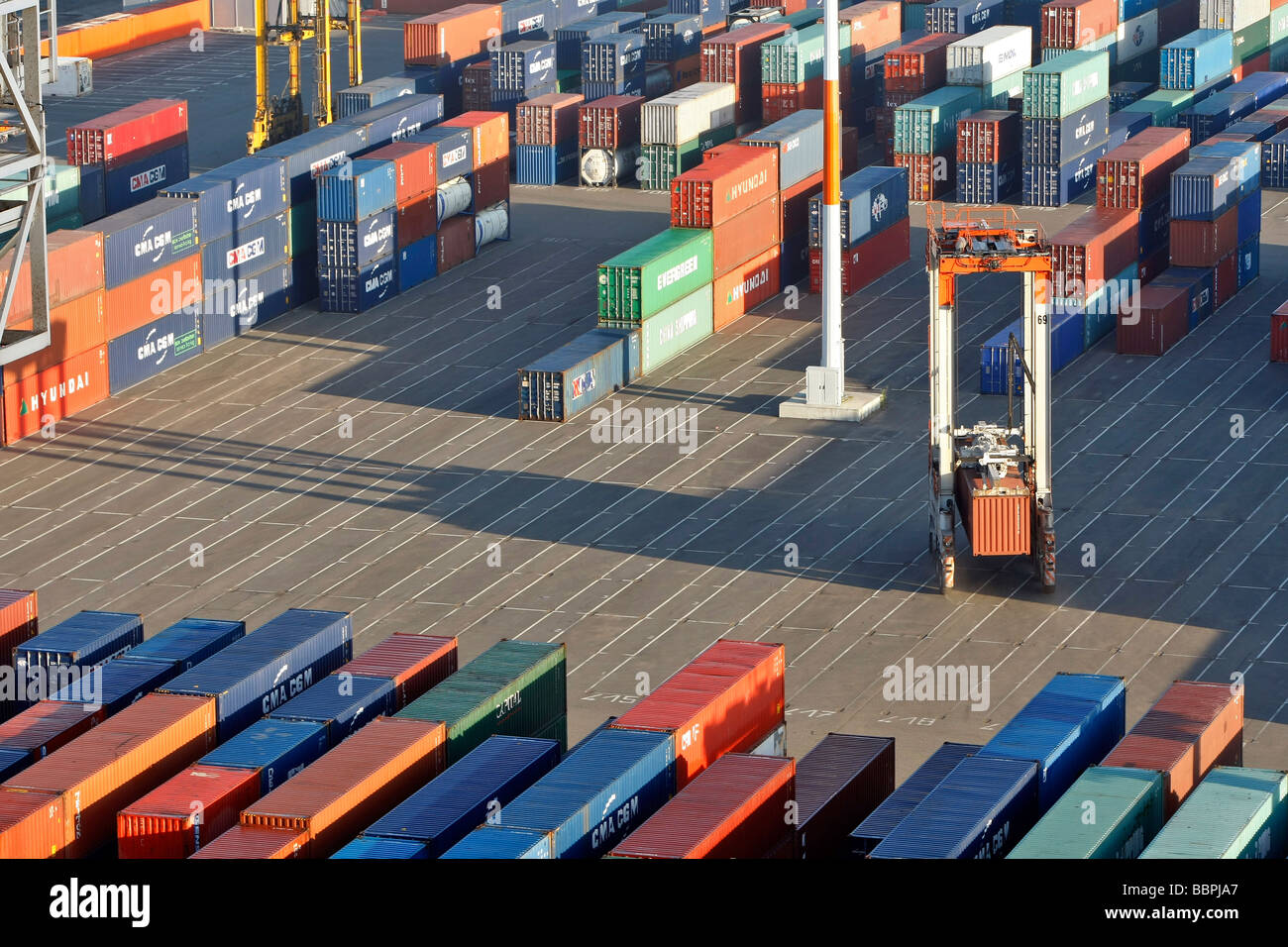 EQUIPMENT FOR LOADING CONTAINERS ONTO THE SHIPS, TERMINAL OF FRANCE ...
