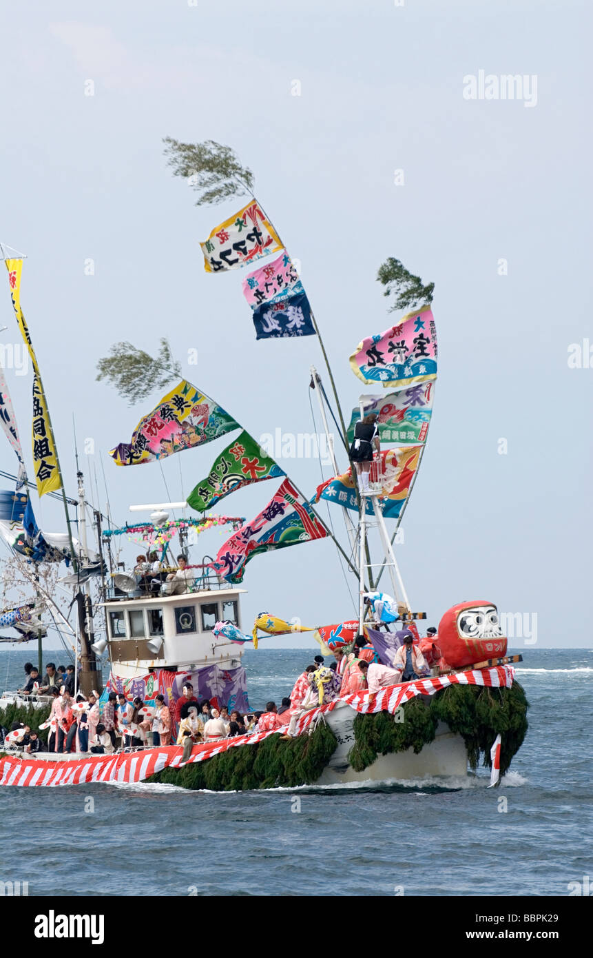 Japan fishing boat hi-res stock photography and images - Alamy
