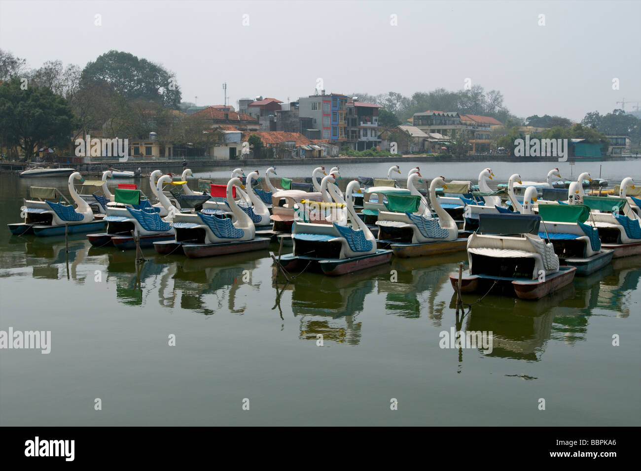 Vietnamese tourist boats on west lake hanoi hi-res stock photography ...