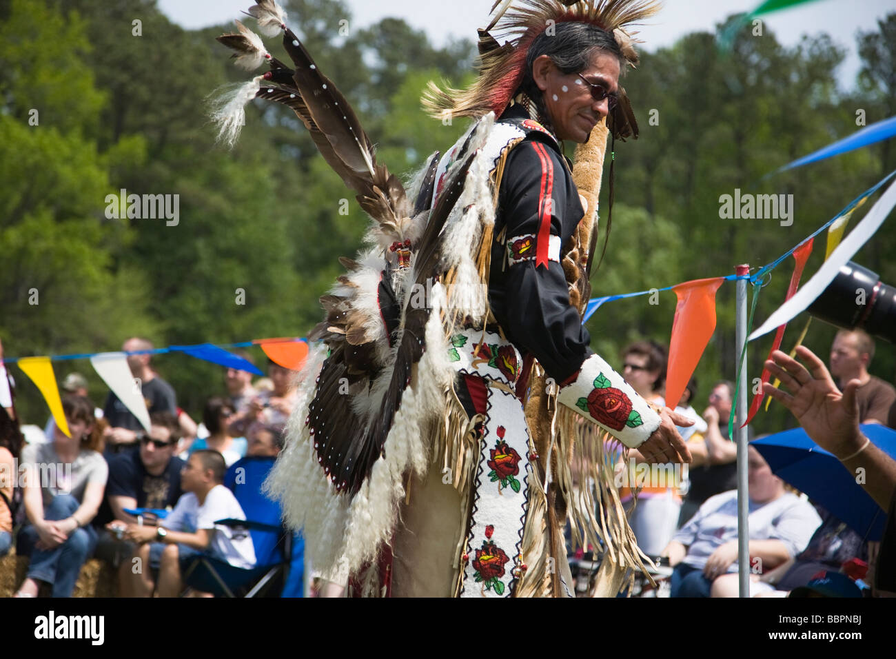 Native American Dancing Stock Photos & Native American Dancing Stock ...