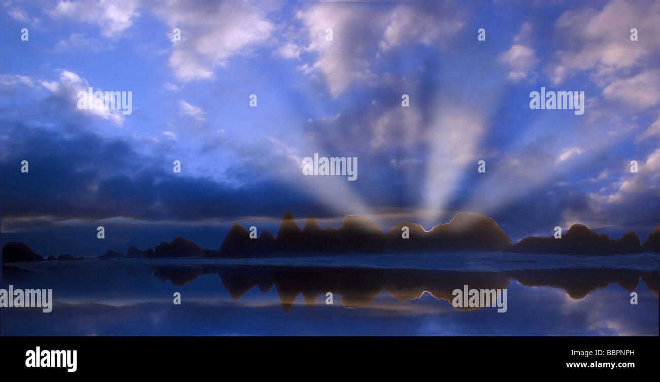 Rays rocks hi-res stock photography and images - Alamy