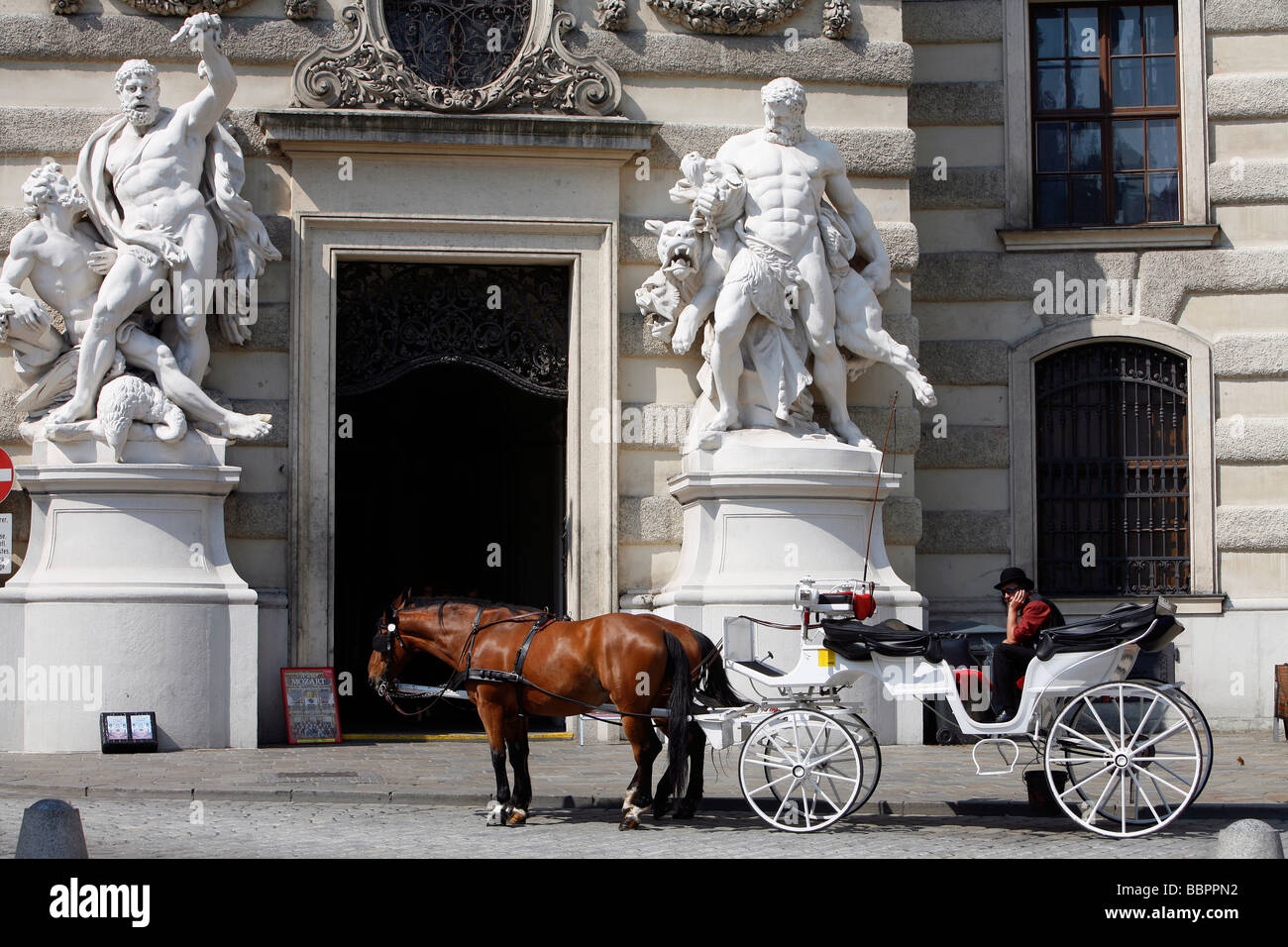BAROUCHE AND STATUE OF HERCULES, MICHAELERPLATZ, VIENNA, AUSTRIA Stock ...