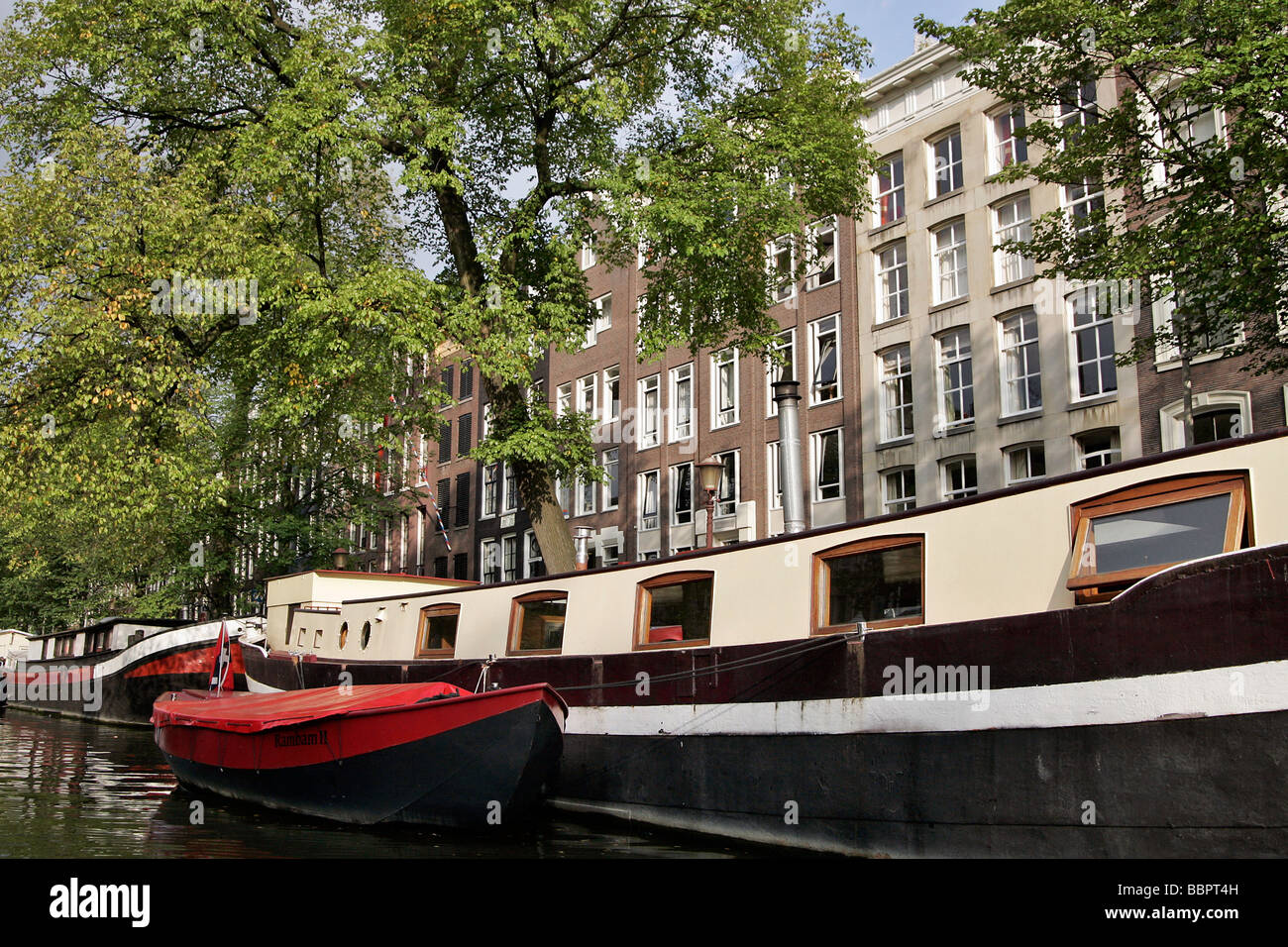 HOUSEBOAT, BOAT RIDE ON THE CANALS, AMSTERDAM, NETHERLANDS Stock Photo ...